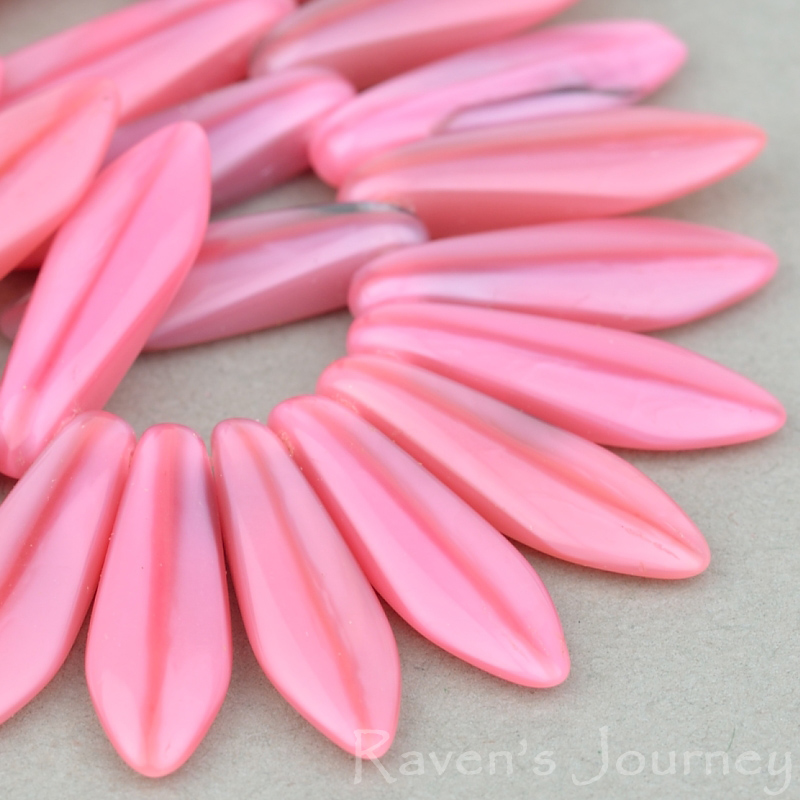 Medium Dagger (16x5mm) Pink Emerald Mix Opaque Transparent: Raven's ...